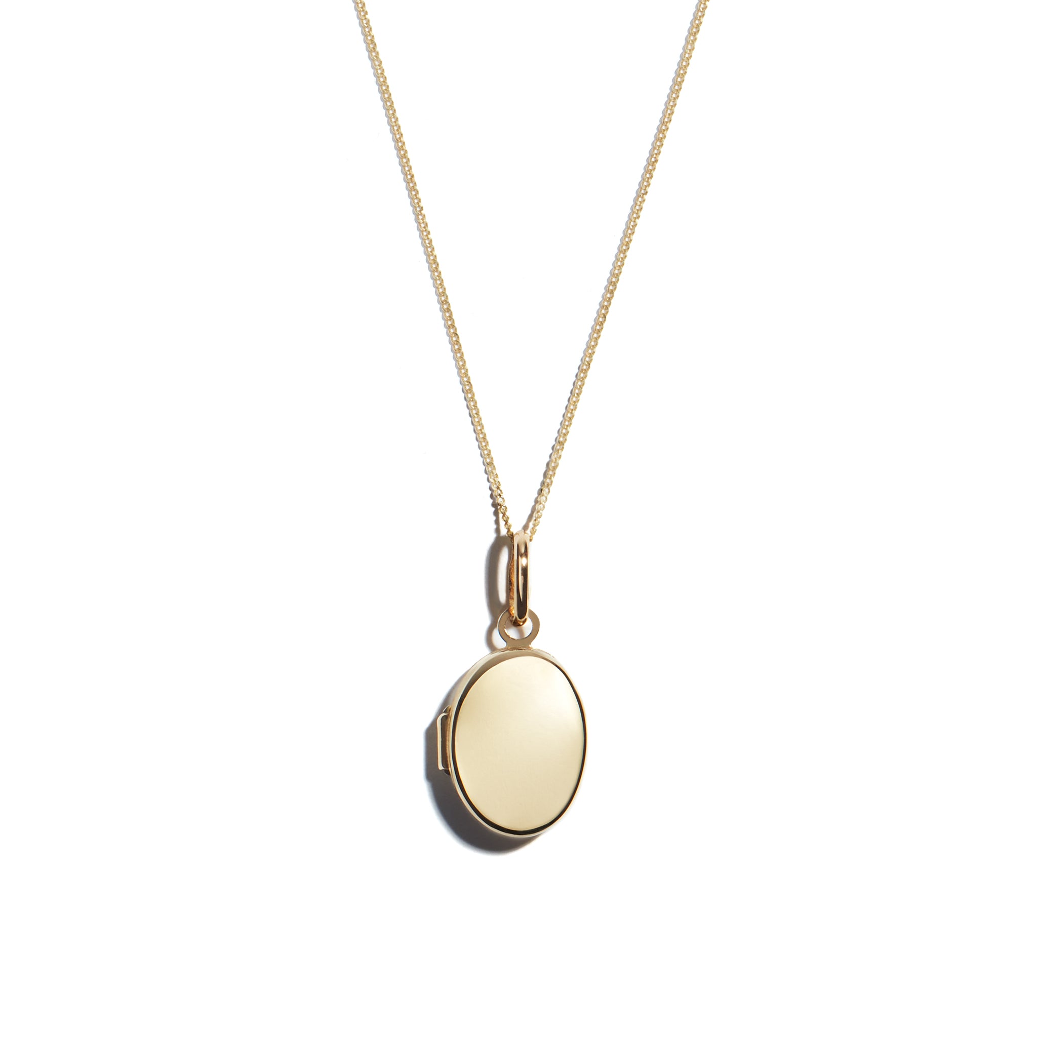 Gold Oval Locket – Seoidín